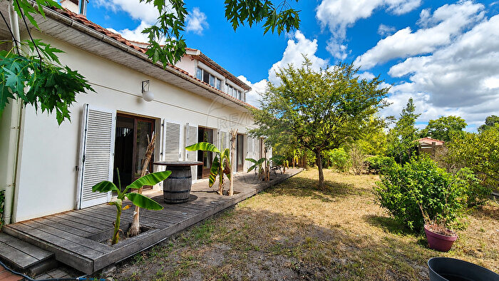 Maison 7 pièces à Saint-Jean-d'Illac, à vendre