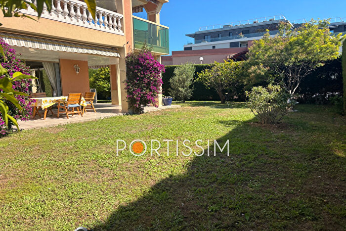 Saint-Laurent-du-Var, Bord de Mer, Port de Plaisance : Appartement 3 pièces à vendre