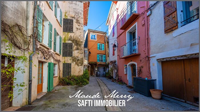 Maison à vendre - La Roquebrussanne - 4 pièces - 3 chambres