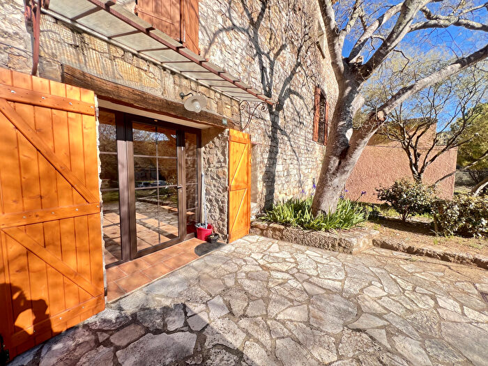 Appartement à louer - Le Thoronet - 2 pièces - 1 chambre