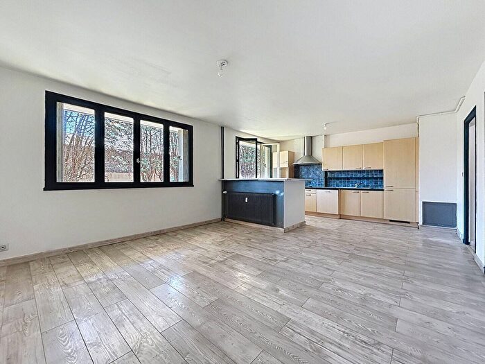 Appartement à louer - Laënnec, Lyon ème arrondissement - 2 pièces - 1 chambre