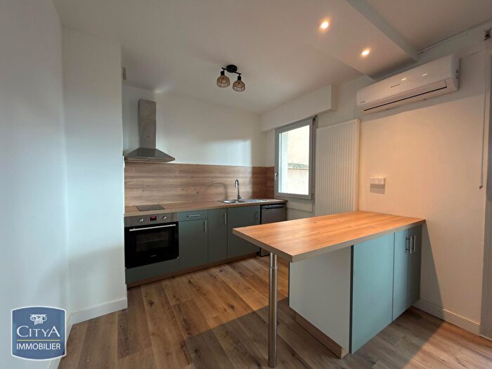 Appartement à louer - Brive-la-Gaillarde, Centre-ville, Pont Cardinal, Champanatier - 1 pièce