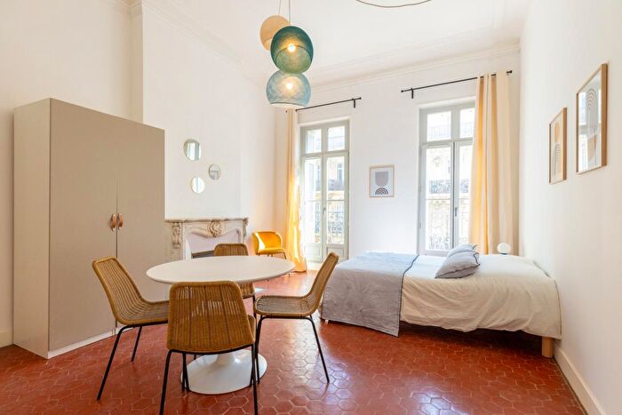 Appartement 1 pièce à louer à Marseille 1er, Noailles