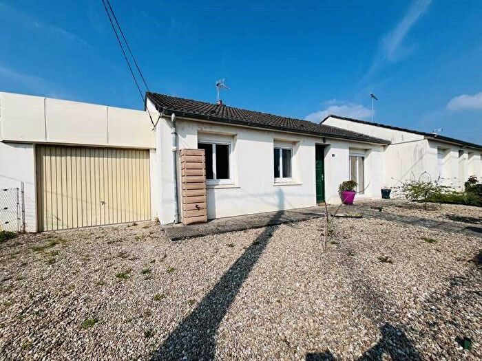 Charenton-du-Cher : Maison 3 pièces à louer