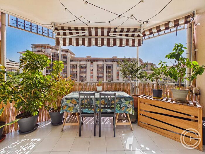 Appartement 3 pièces à louer à Nice, Riquier