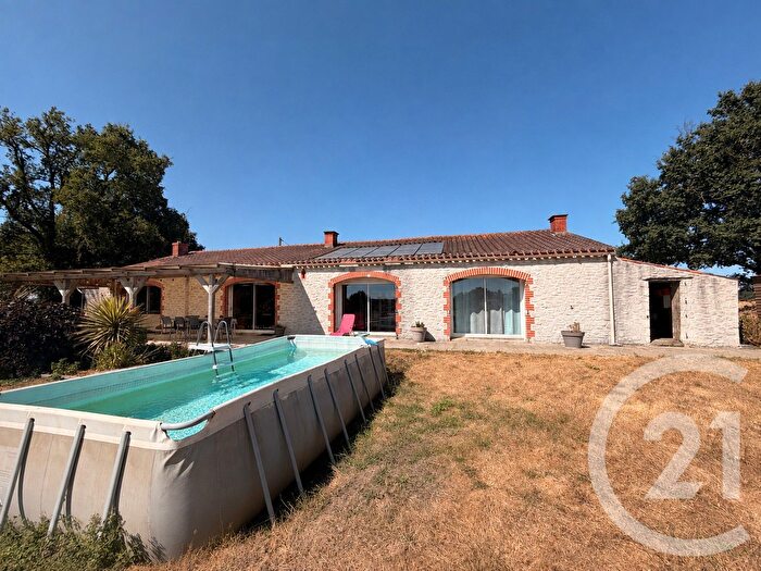 Maison 6 pièces à vendre à Maché