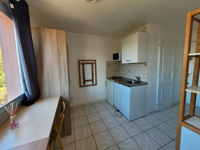 Appartement à louer - Nîmes, Mas de Lauze, Carreau de Lanes - 1 pièce