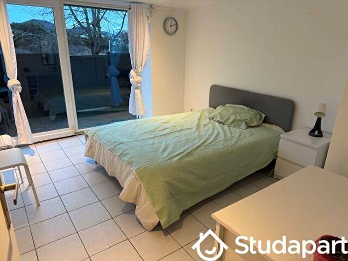 Appartement à louer - Veymerange Elange, Thionville - 1 pièce - 3 chambres