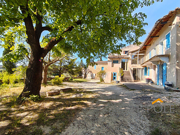 Clansayes : Maison 10 pièces à vendre