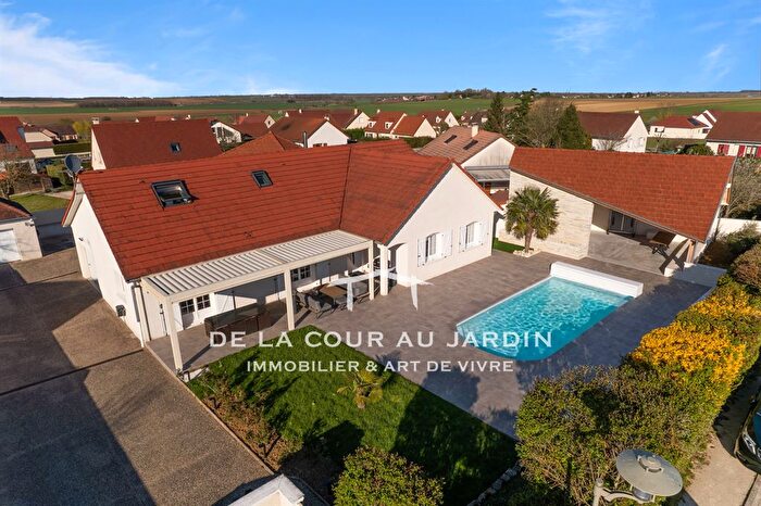 Maison à vendre - Savouges - 6 pièces - 4 chambres