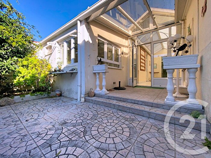 Maison à vendre - Rochefort, Faubourg Nord, Stade Philaudrie - 6 pièces - 4 chambres