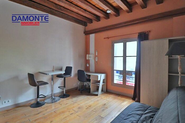 Appartement à louer - Cathédrale, Troyes - 1 pièce