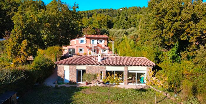 Maison à vendre - Callian - 5 pièces - 3 chambres