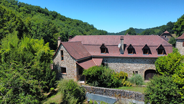Maison à vendre - Gagnac-sur-Cère - 6 pièces - 5 chambres