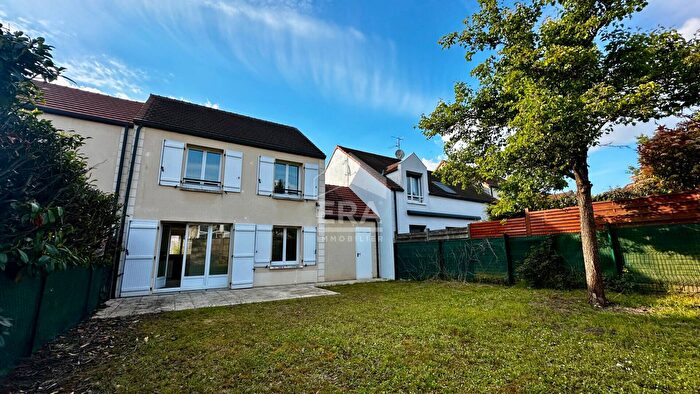 Maison à louer - Acacias, Compiègne - 4 pièces - 3 chambres