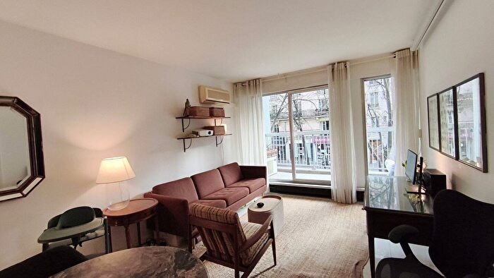 Appartement à louer - Emeriau-Zola, Paris ème arrondissement - 3 pièces - 1 chambre