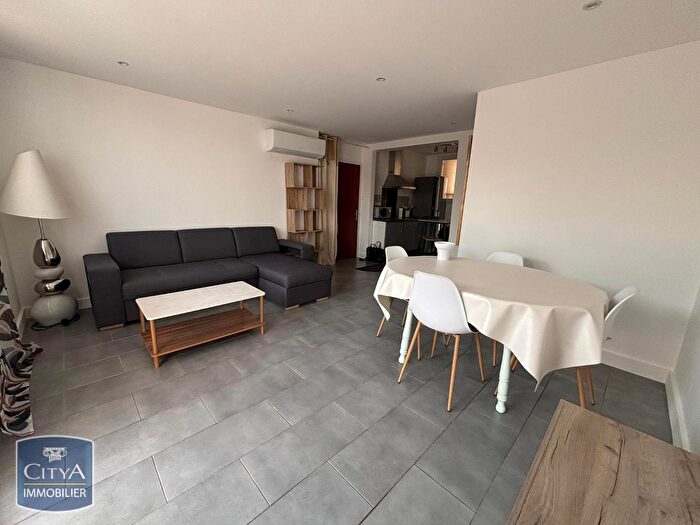 Appartement 3 pièces à Nîmes, Les Amoureux, à louer