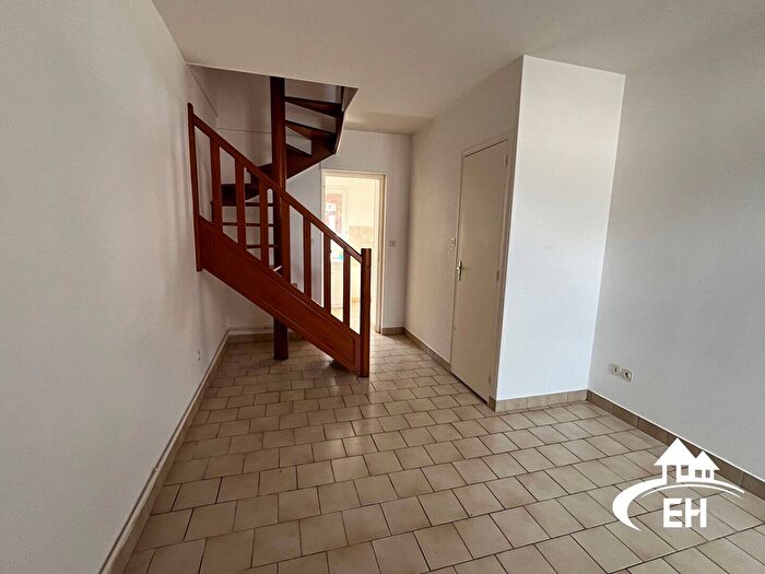 Maison à louer - Sainte Gauburge Saint Colombe - 3 pièces - 2 chambres