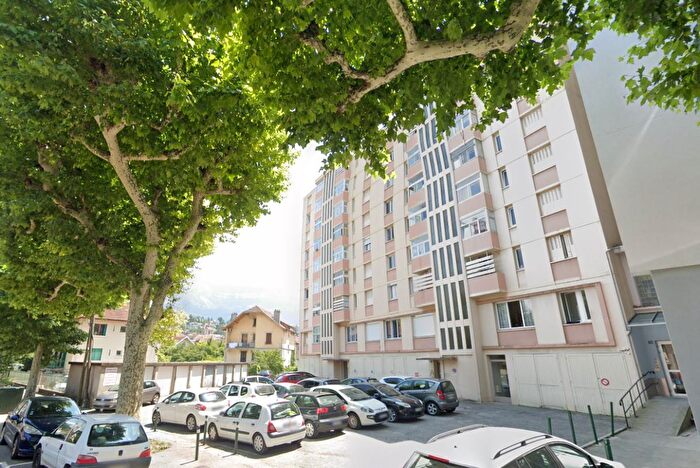 Appartement à louer - Aix-les-Bains, Lafin, Saint-Simond - 3 pièces - 2 chambres