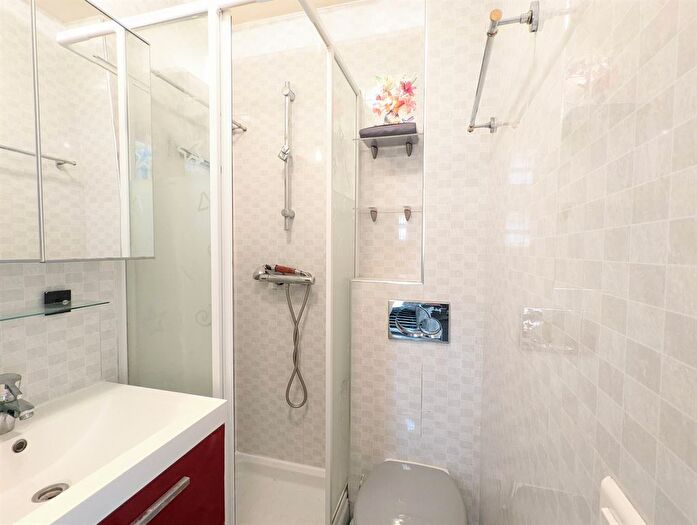 Appartement à louer - Paris e  - 2 pièces - 1 chambre