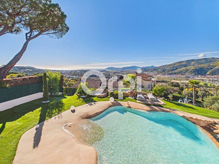 Maison à vendre - La Roquette-sur-Siagne - 5 pièces - 4 chambres