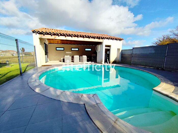 Maison à vendre - Brizambourg - 8 pièces - 5 chambres