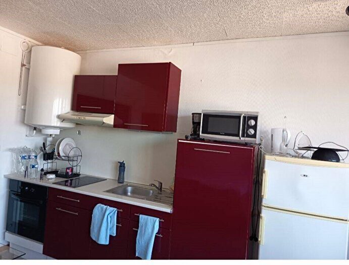 Appartement à louer - Gare Nord et Ouest, Charleville-Mézières - 1 pièce