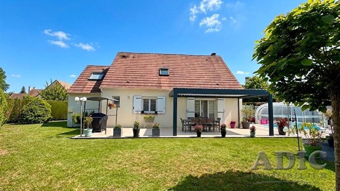 Maison 7 pièces à Saint-Mard, à vendre