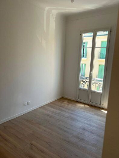 République, Nice : Appartement 2 pièces à louer