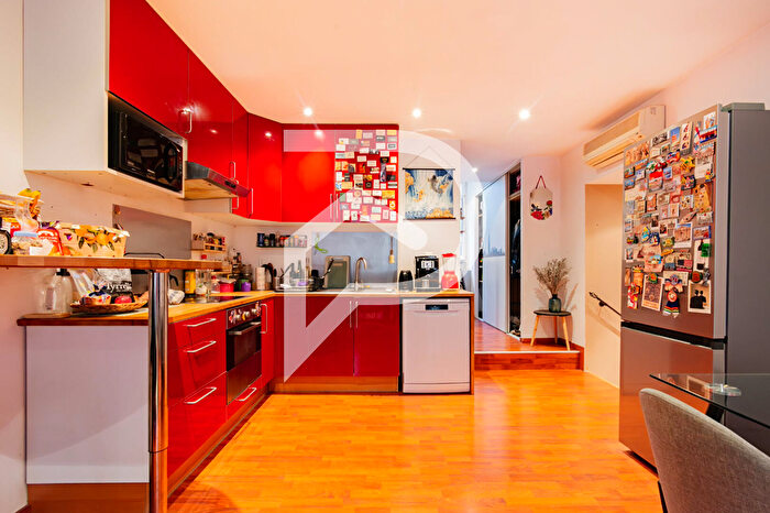 Appartement à vendre - Marseille e , Grands Carmes - 3 pièces - 2 chambres