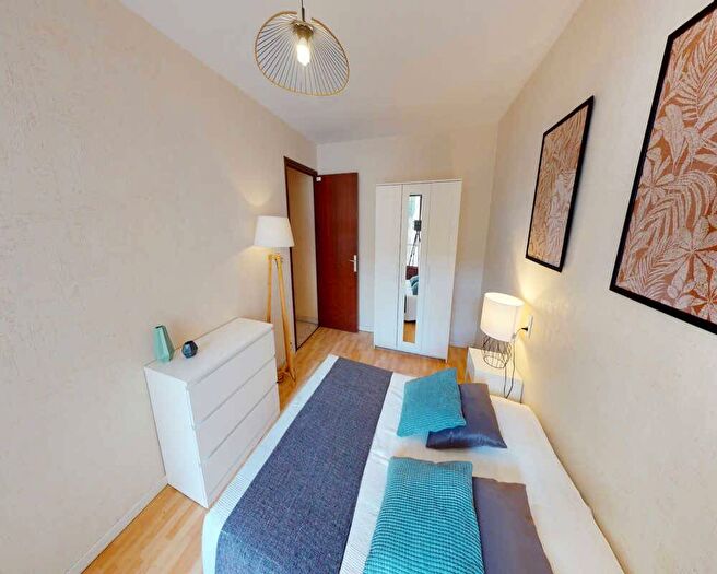 Appartement à louer - Compans, Toulouse - 4 pièces - 6 chambres