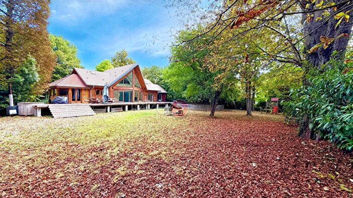 Chelles, Chelles Sud, Grande Prairie, Bords de Marne : Maison 7 pièces à vendre
