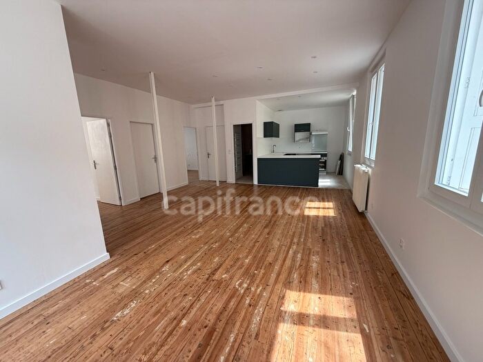 Appartement à vendre - Lourdes, Centre-ville, Place Peyramale, Gare - 3 pièces - 2 chambres