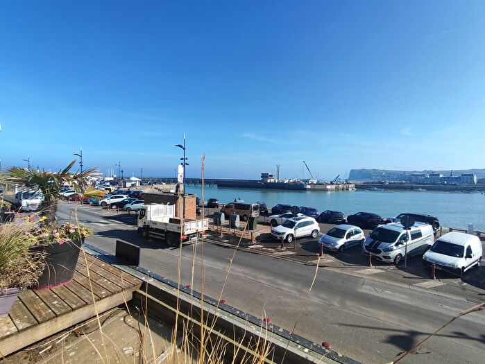 Appartement à vendre - Le Tréport - 5 pièces - 2 chambres