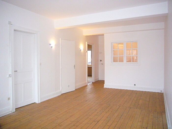 Appartement à louer - Montbéliard, Faubourg, Mont-Chevis, Chiffogne, Citadelle - 2 pièces - 1 chambre