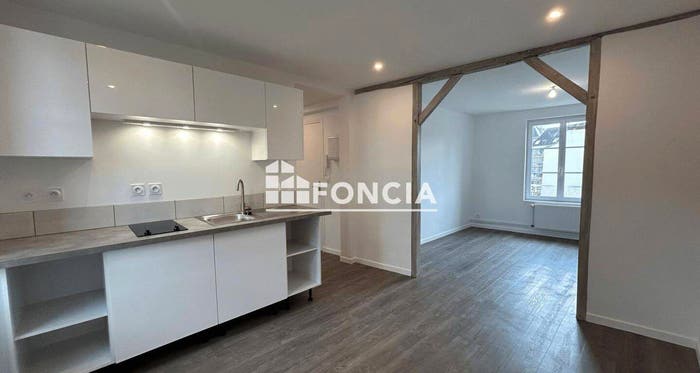 Centre Ville Est, Lisieux : Appartement 3 pièces à louer