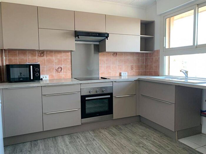 Appartement à louer - Olbius Riquier-Nartettes, Hyères - 4 pièces - 3 chambres