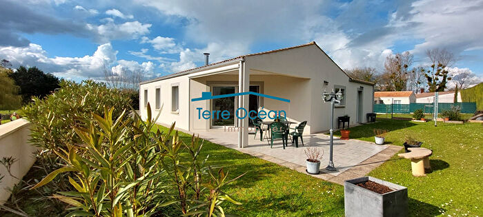 Maison à vendre - Pisany - 4 pièces - 3 chambres