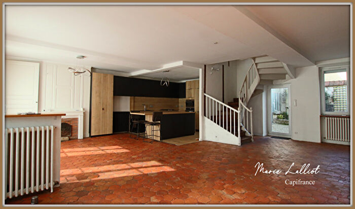 Maison à vendre - Puiseaux - 8 pièces - 5 chambres