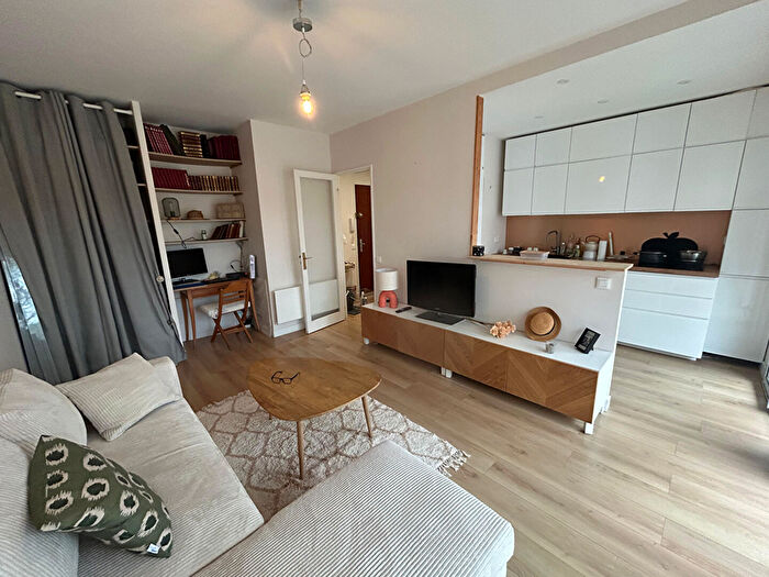 Appartement à vendre - Pau, XIV Juillet - 2 pièces - 1 chambre