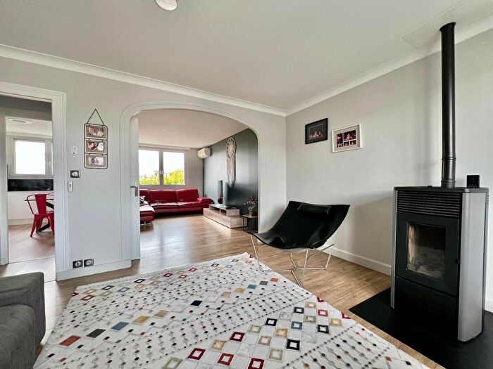 Maison à vendre - Trélazé - 6 pièces - 4 chambres