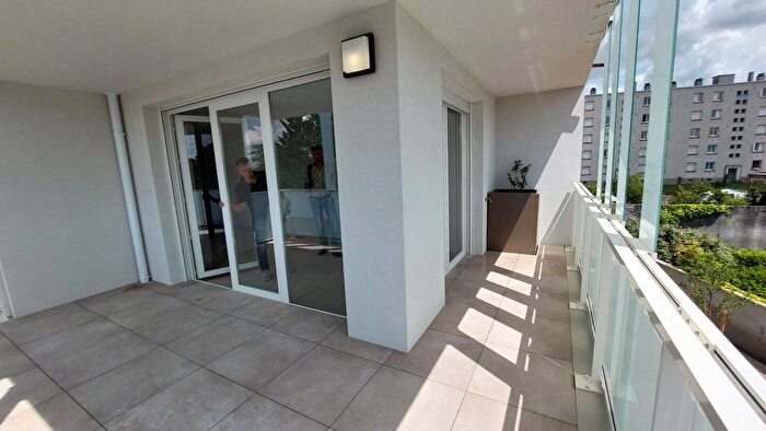 Appartement 3 pièces à Sablon, Décines-Charpieu, à louer