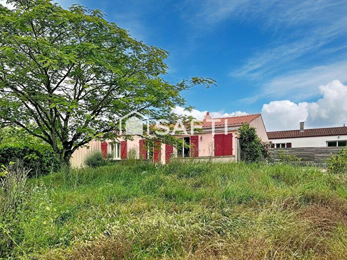 Maison 6 pièces à Sainte-Hermine, à vendre