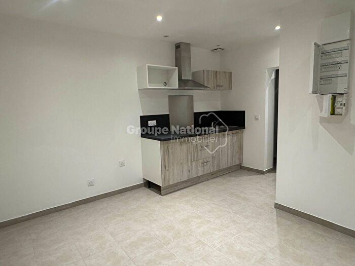 Centre Ville-Mejan-La Cité, Arles : Appartement 1 pièce à louer