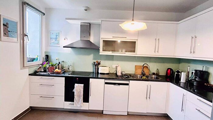 Appartement à louer - Bas, Maule - 5 pièces - 1 chambre