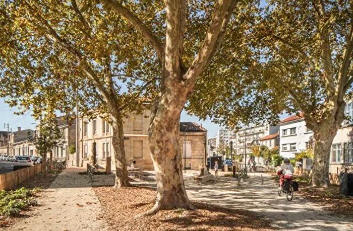 Appartement à louer - Bordeaux - 3 pièces - 2 chambres