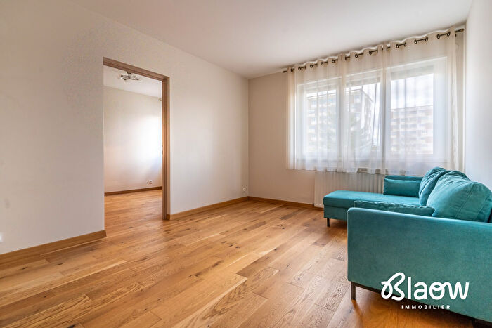 Appartement à vendre - Saint-Priest - 4 pièces - 3 chambres