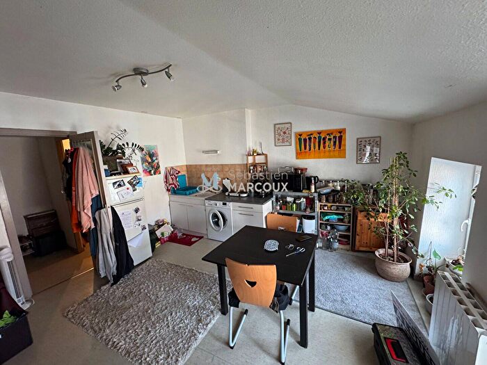 Estialet le Bouchet, Montbrison : Appartement 1 pièce à louer