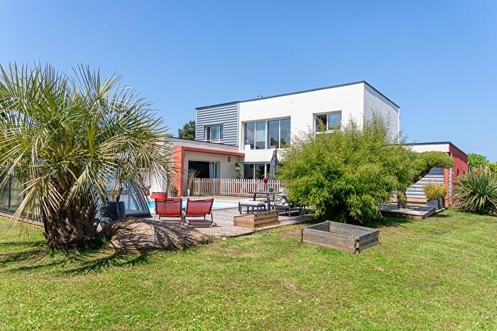 Maison à vendre - Plourhan - 7 pièces - 6 chambres