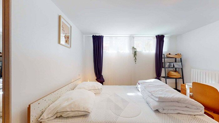 Appartement à louer - Centre Ville Nord Ouest, Fontainebleau - 1 pièce